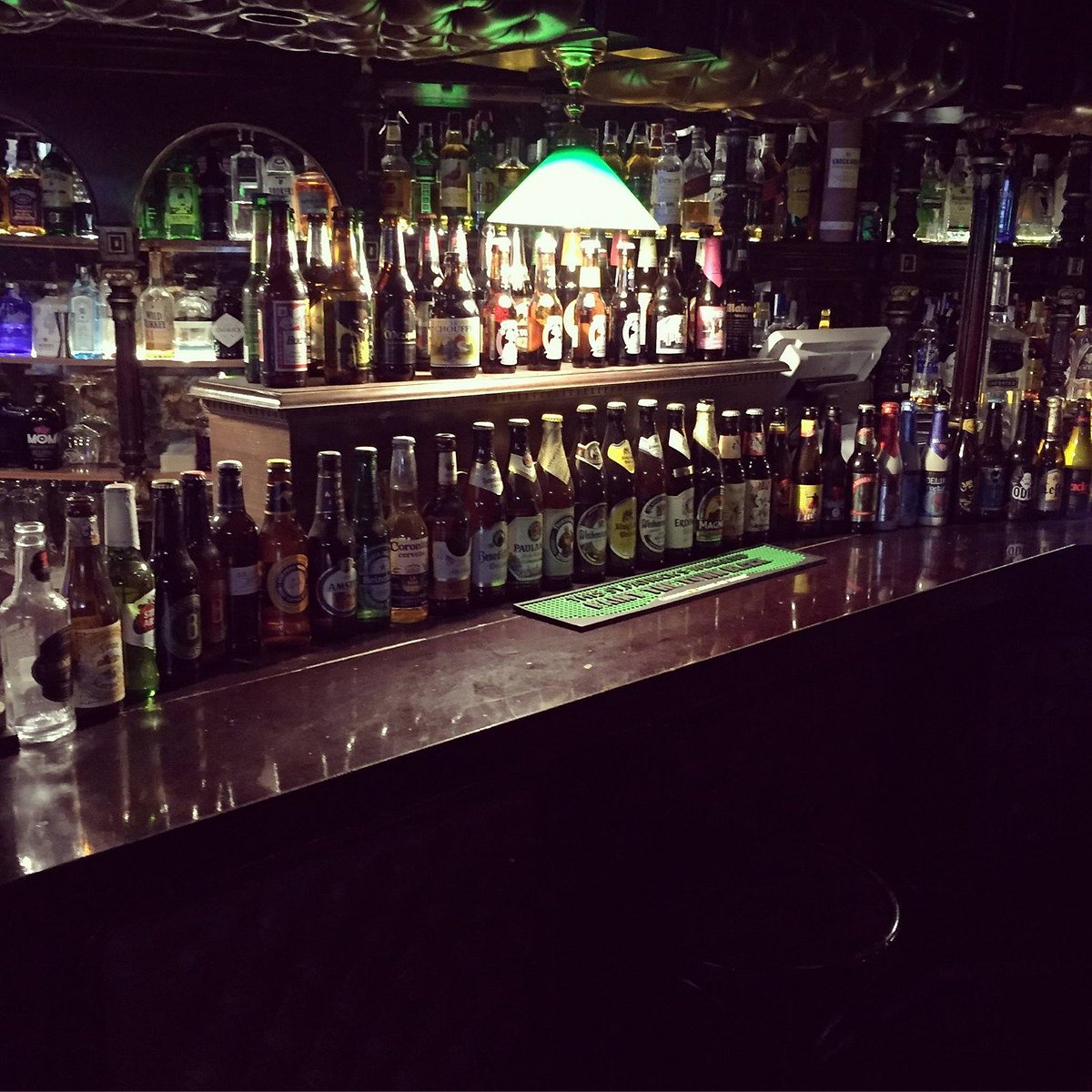 Radio Bar - Yacht